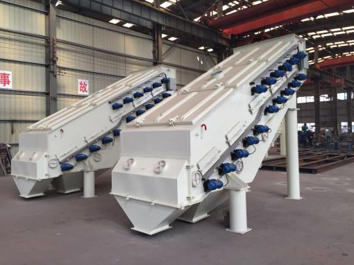 Durable Rectangular Vibrating Screen Fine Material Wet Screening Equipment